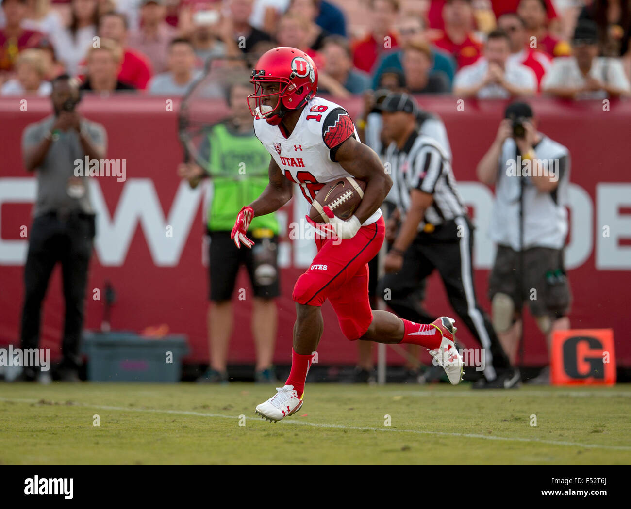 Los Angeles, CA, USA. 24th Oct, 2015. Utah Utes defensive back (16 ...