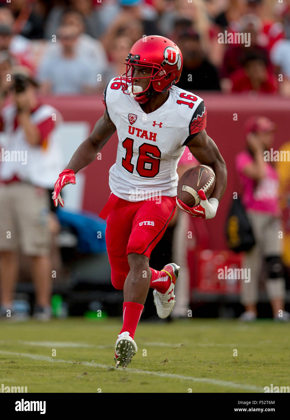 Los Angeles, CA, USA. 24th Oct, 2015. Utah Utes defensive back (16 ...