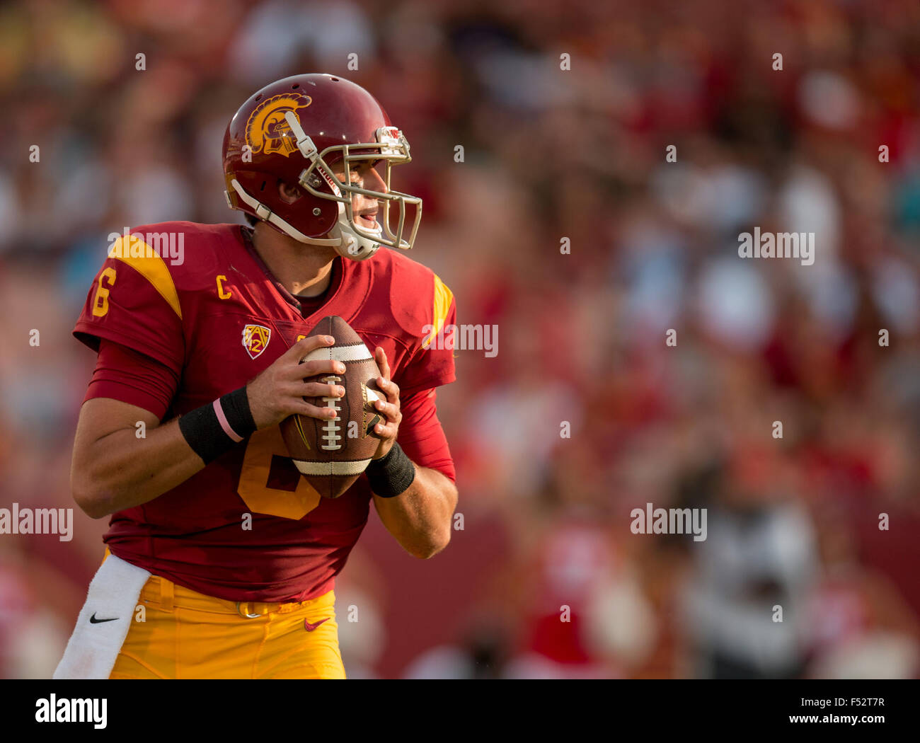 Los Angeles, CA, USA. 24th Oct, 2015. USC quarterback (6) Cody Kessler ...