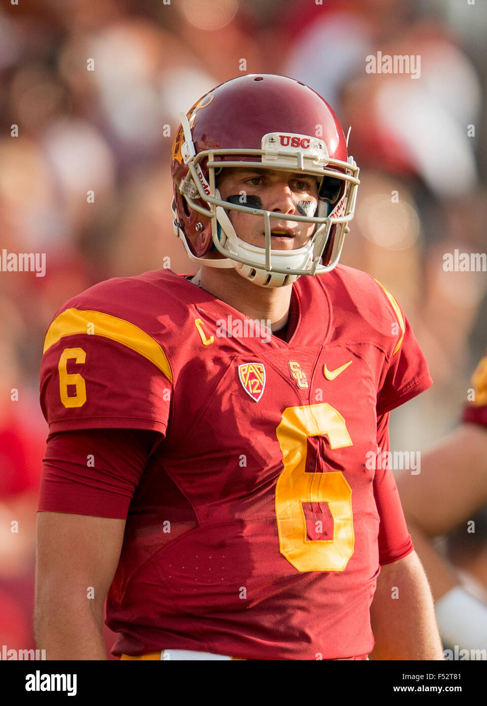 Los Angeles, CA, USA. 24th Oct, 2015. USC quarterback (6) Cody Kessler ...