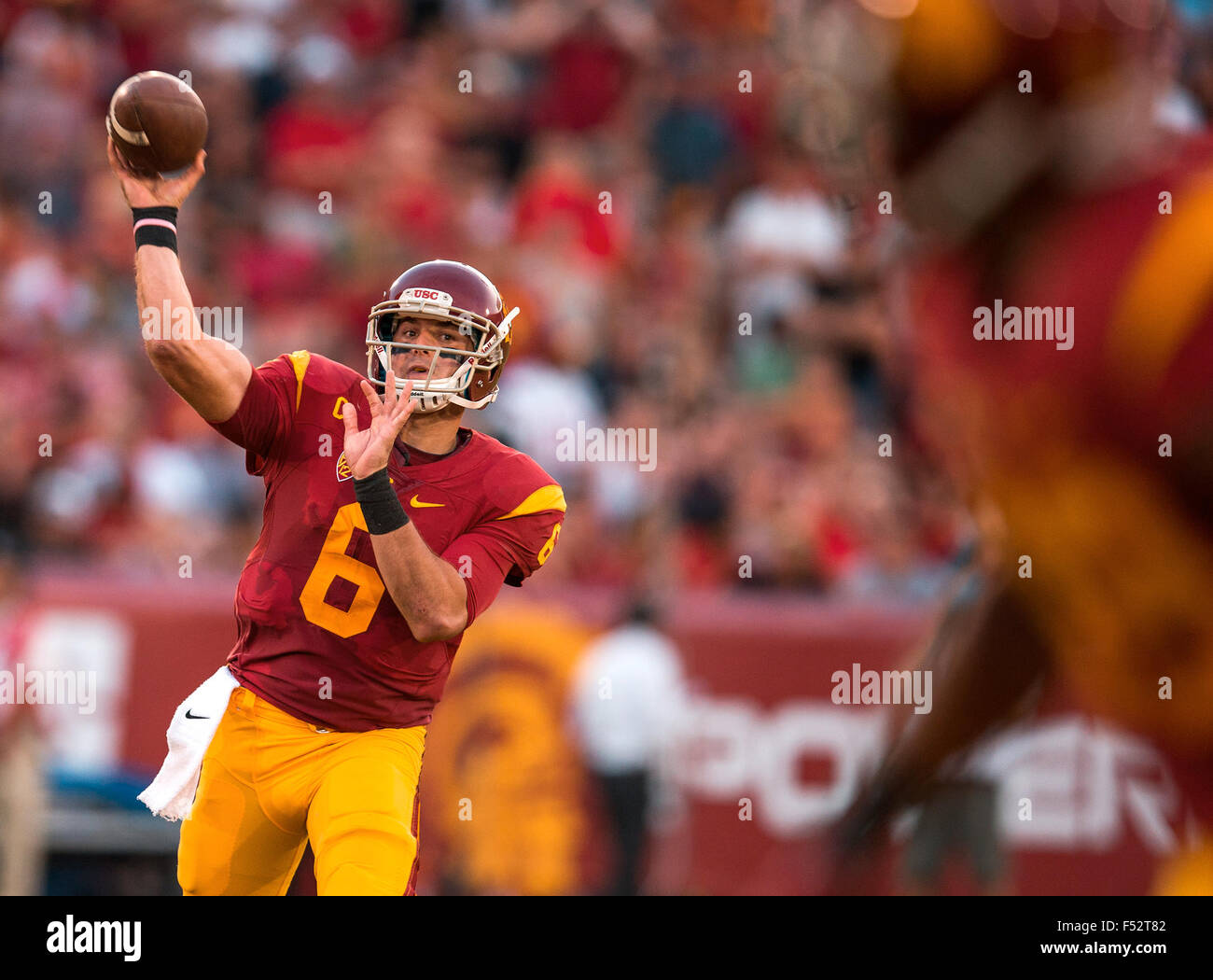 Los Angeles, CA, USA. 24th Oct, 2015. USC quarterback (6) Cody Kessler ...
