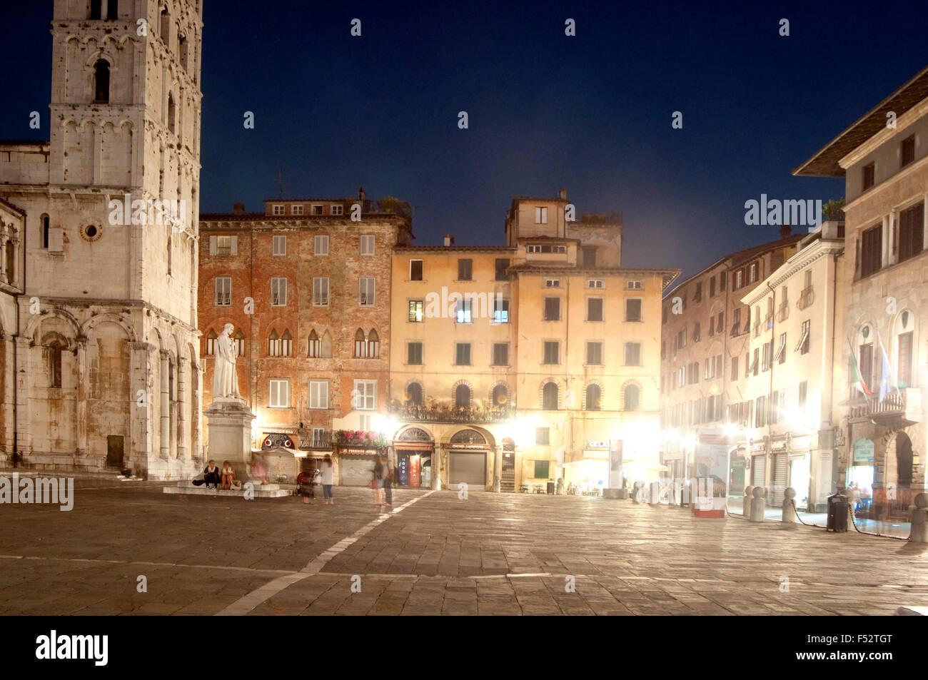Lucca at night hi-res stock photography and images - Alamy