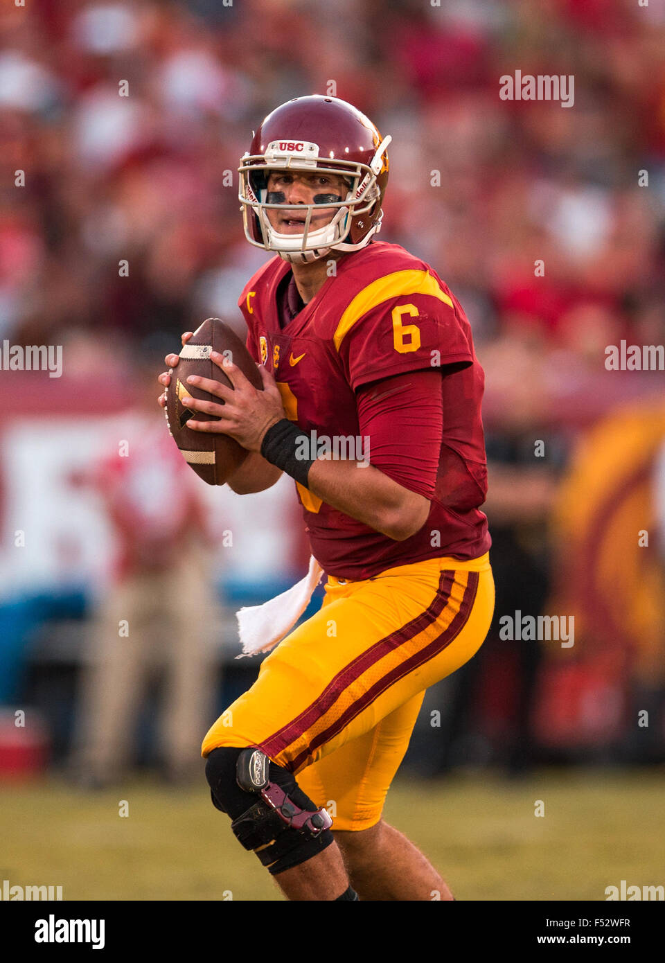 Los Angeles, CA, USA. 24th Oct, 2015. USC quarterback (6) Cody Kessler ...