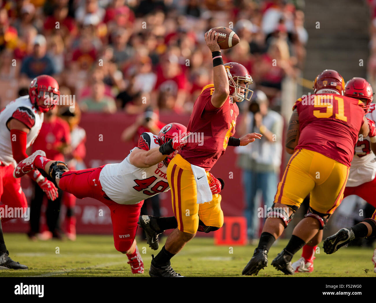 Los Angeles, CA, USA. 24th Oct, 2015. USC quarterback (6) Cody Kessler ...