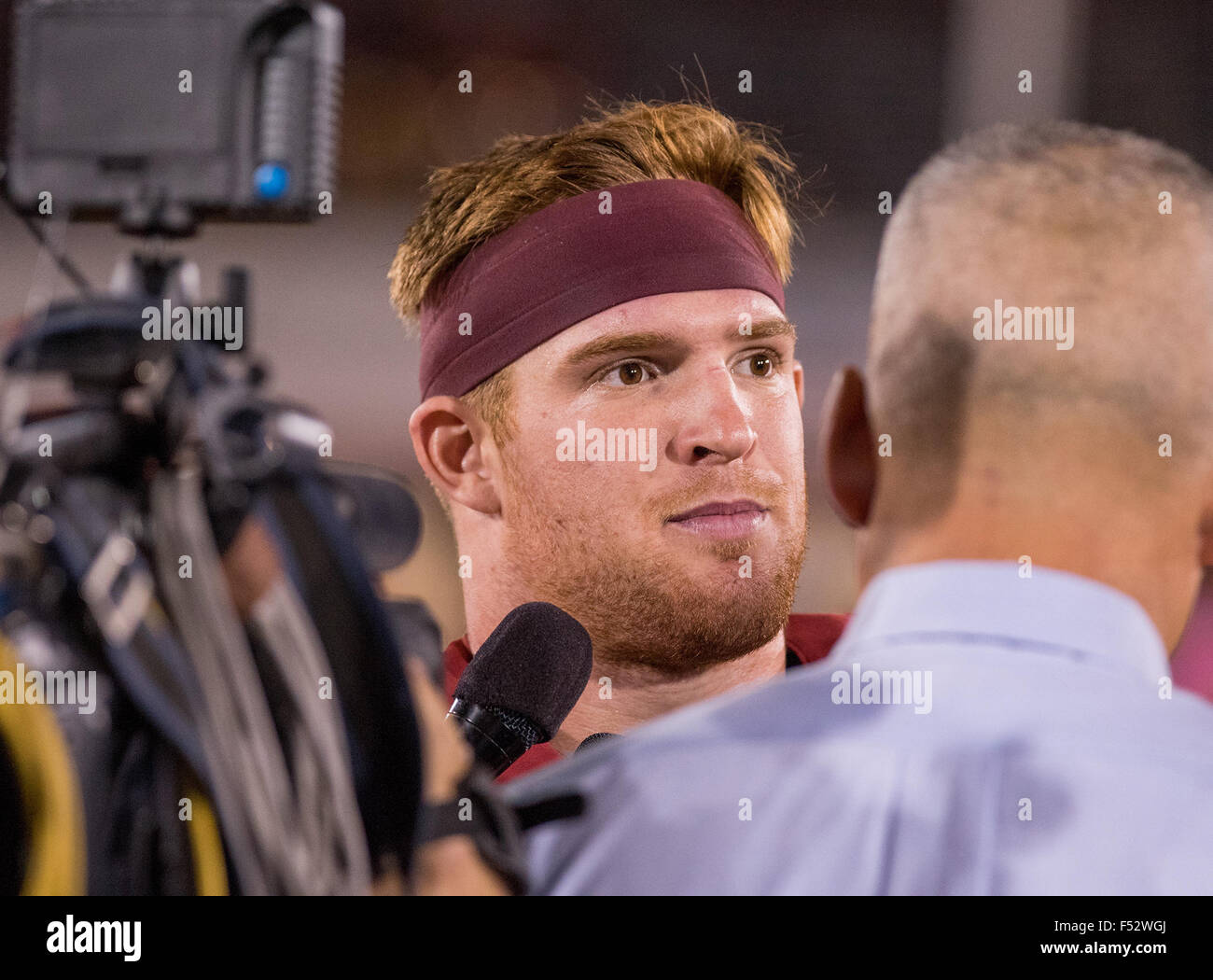 Los Angeles, CA, USA. 24th Oct, 2015. USC linebacker (35) Cameron Smith ...
