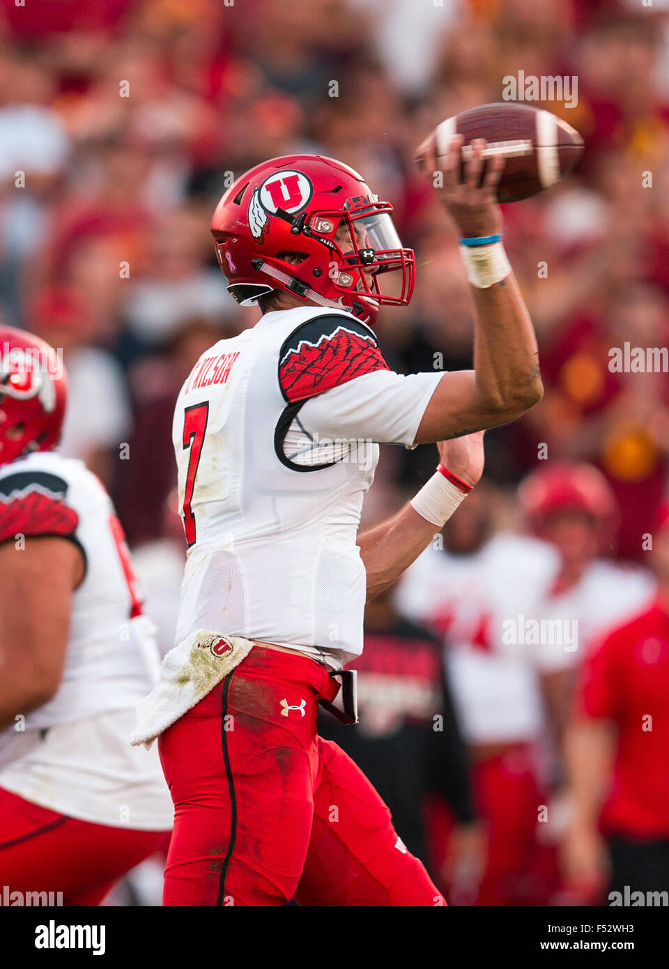 Los Angeles, CA, USA. 24th Oct, 2015. Utah Utes quarterback (7) Travis ...