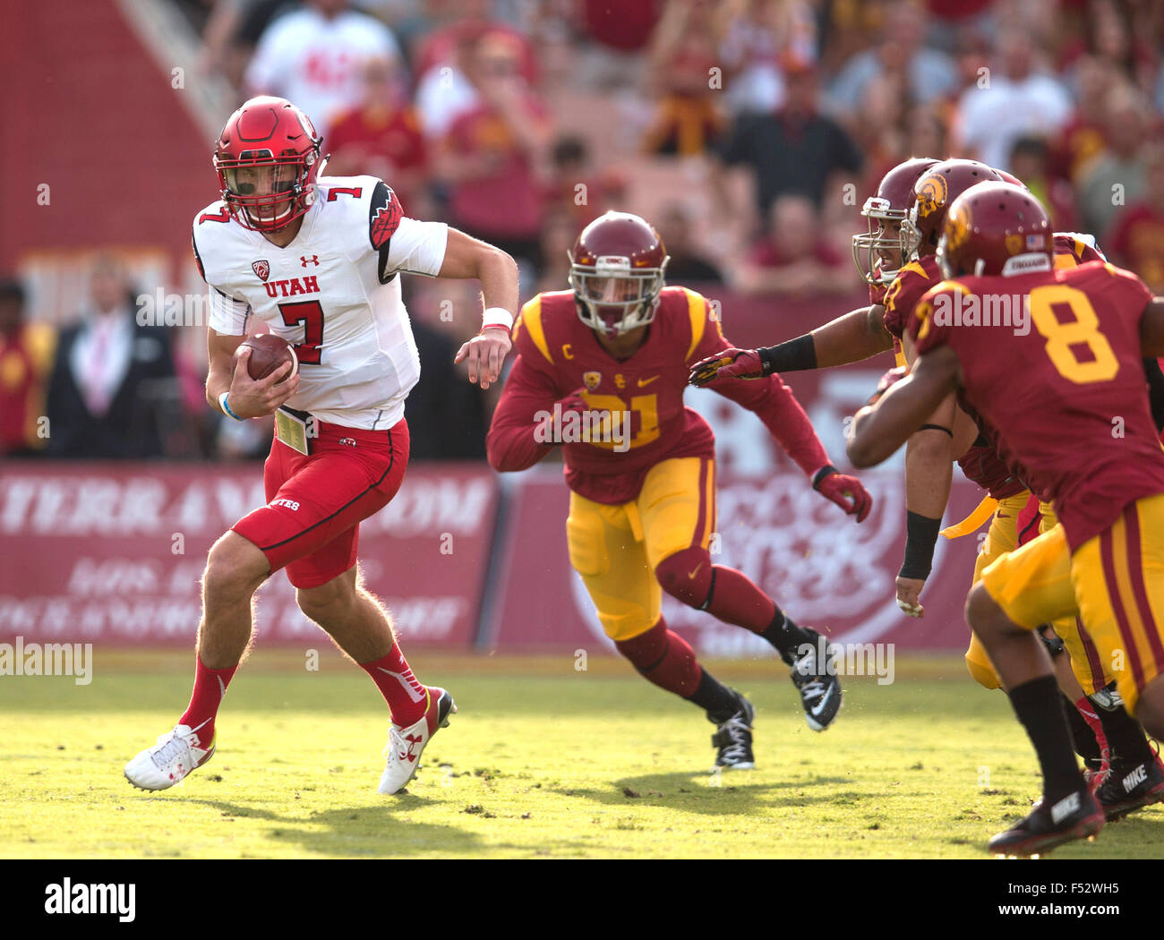 Los Angeles, CA, USA. 24th Oct, 2015. Utah Utes quarterback (7) Travis ...
