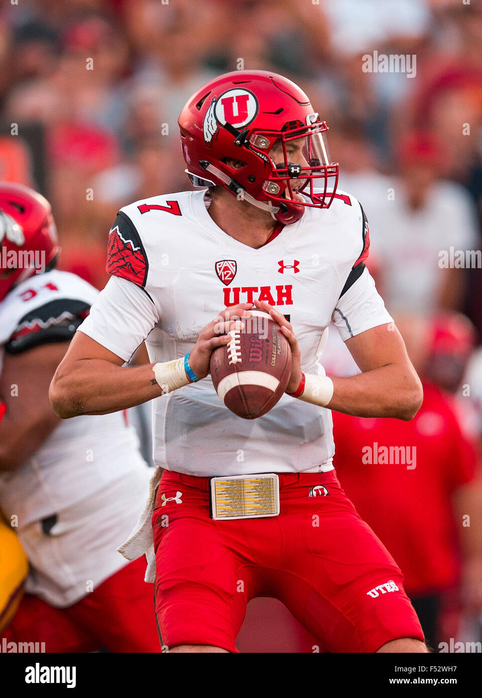 Los Angeles, CA, USA. 24th Oct, 2015. Utah Utes quarterback (7) Travis ...