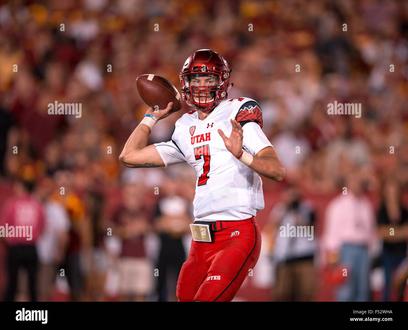 Los Angeles, CA, USA. 24th Oct, 2015. Utah Utes quarterback (7) Travis ...
