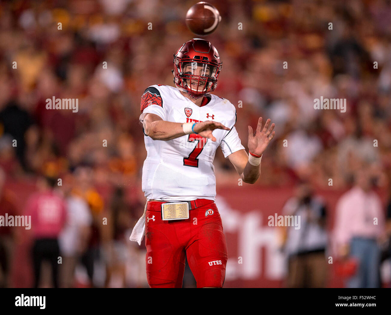 Los Angeles, CA, USA. 24th Oct, 2015. Utah Utes quarterback (7) Travis ...