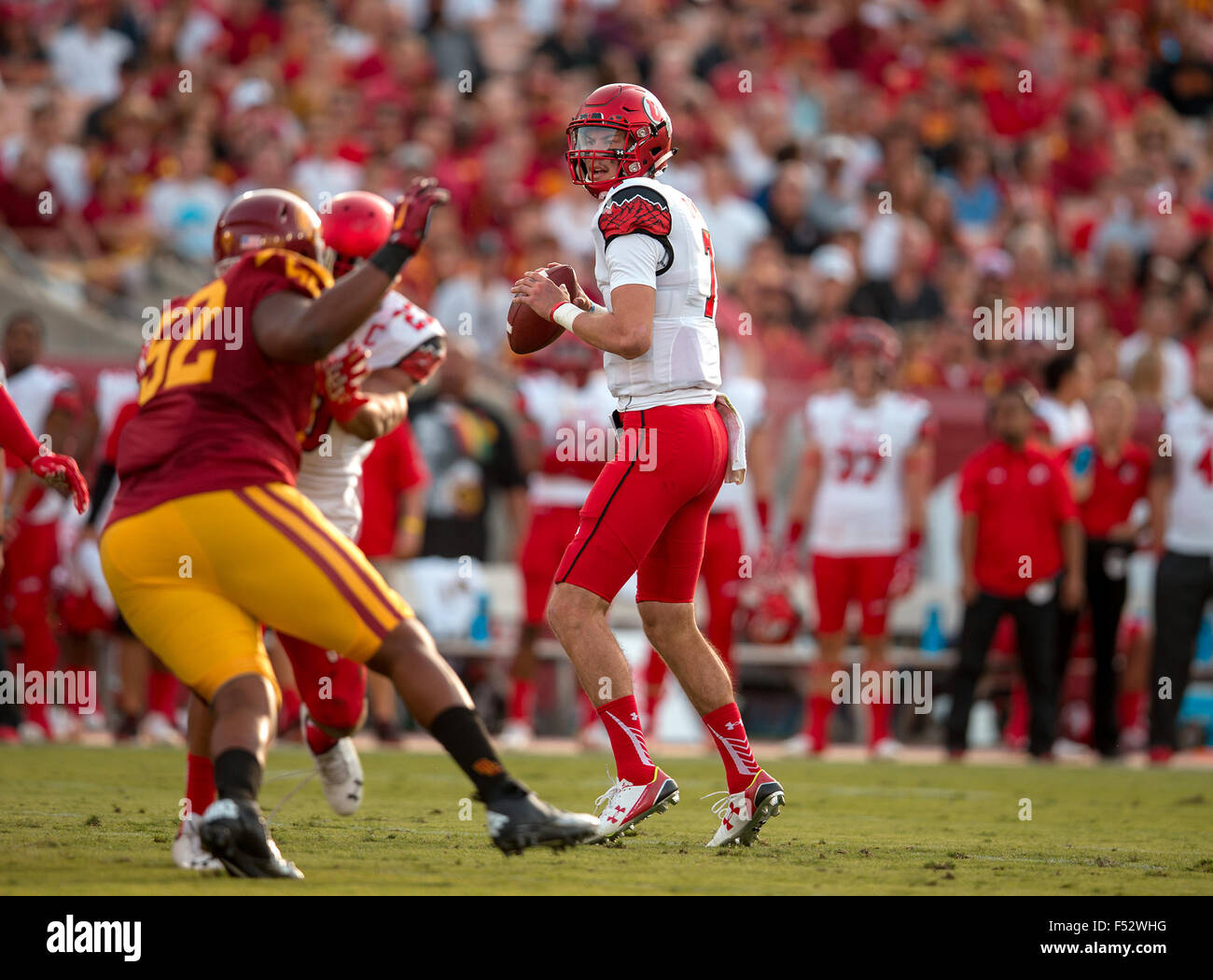 Los Angeles, CA, USA. 24th Oct, 2015. Utah Utes quarterback (7) Travis ...