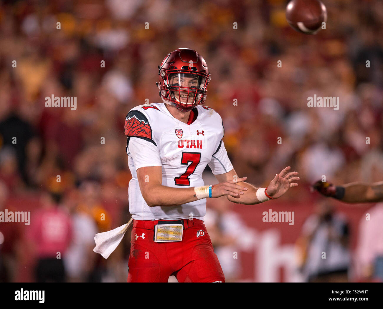Los Angeles, CA, USA. 24th Oct, 2015. Utah Utes quarterback (7) Travis ...