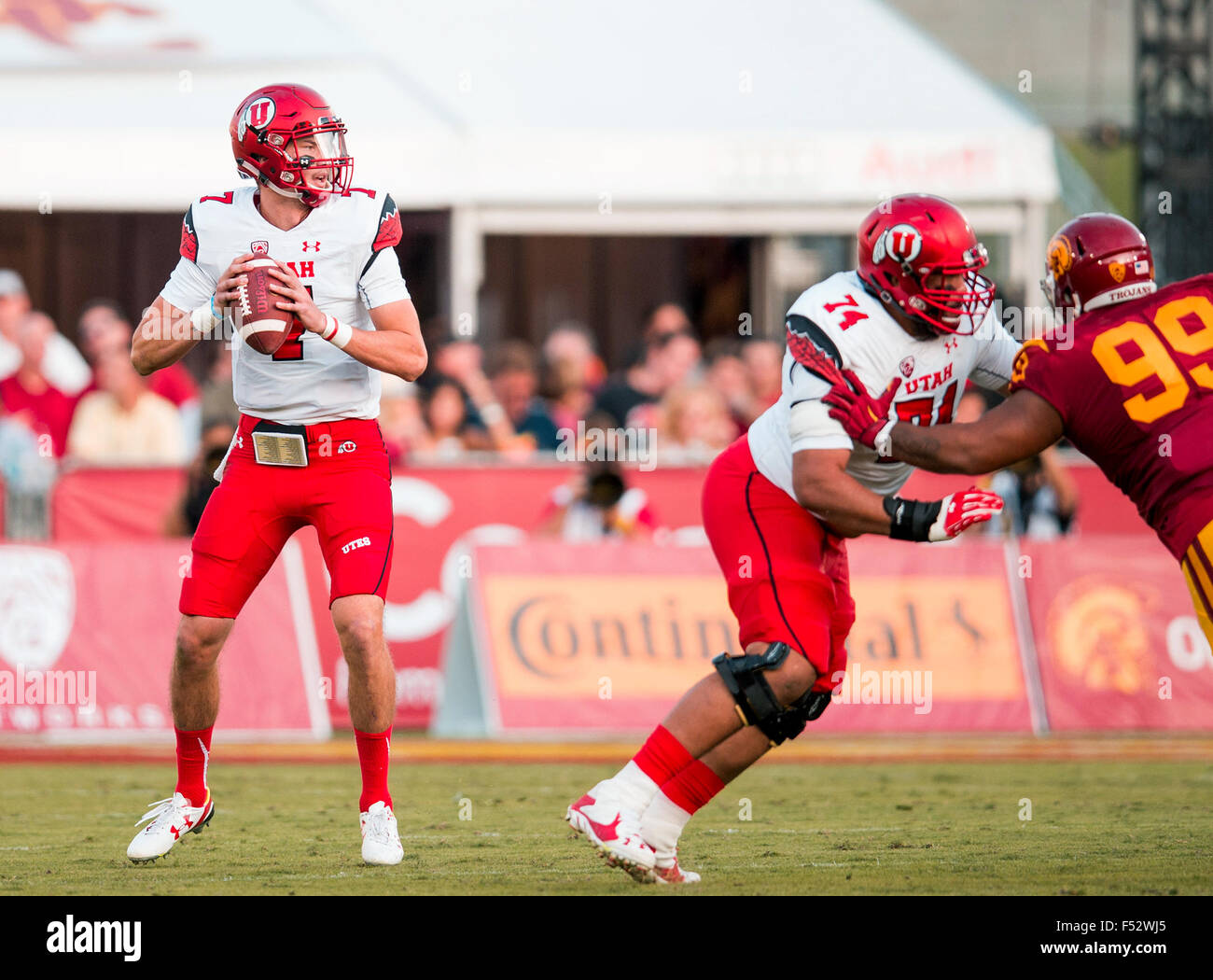 Los Angeles, CA, USA. 24th Oct, 2015. Utah Utes quarterback (7) Travis ...