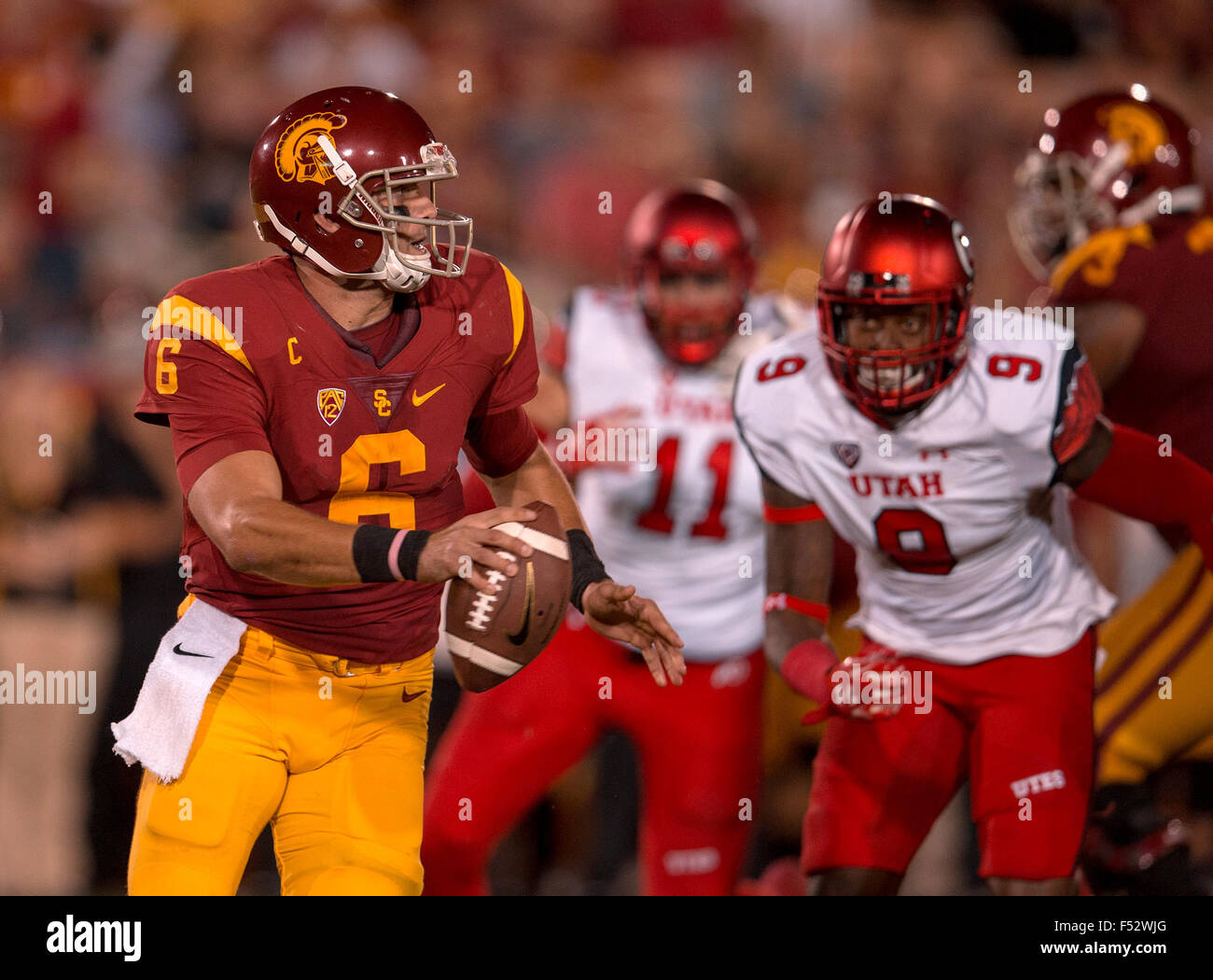 Los Angeles, CA, USA. 24th Oct, 2015. USC quarterback (6) Cody Kessler ...