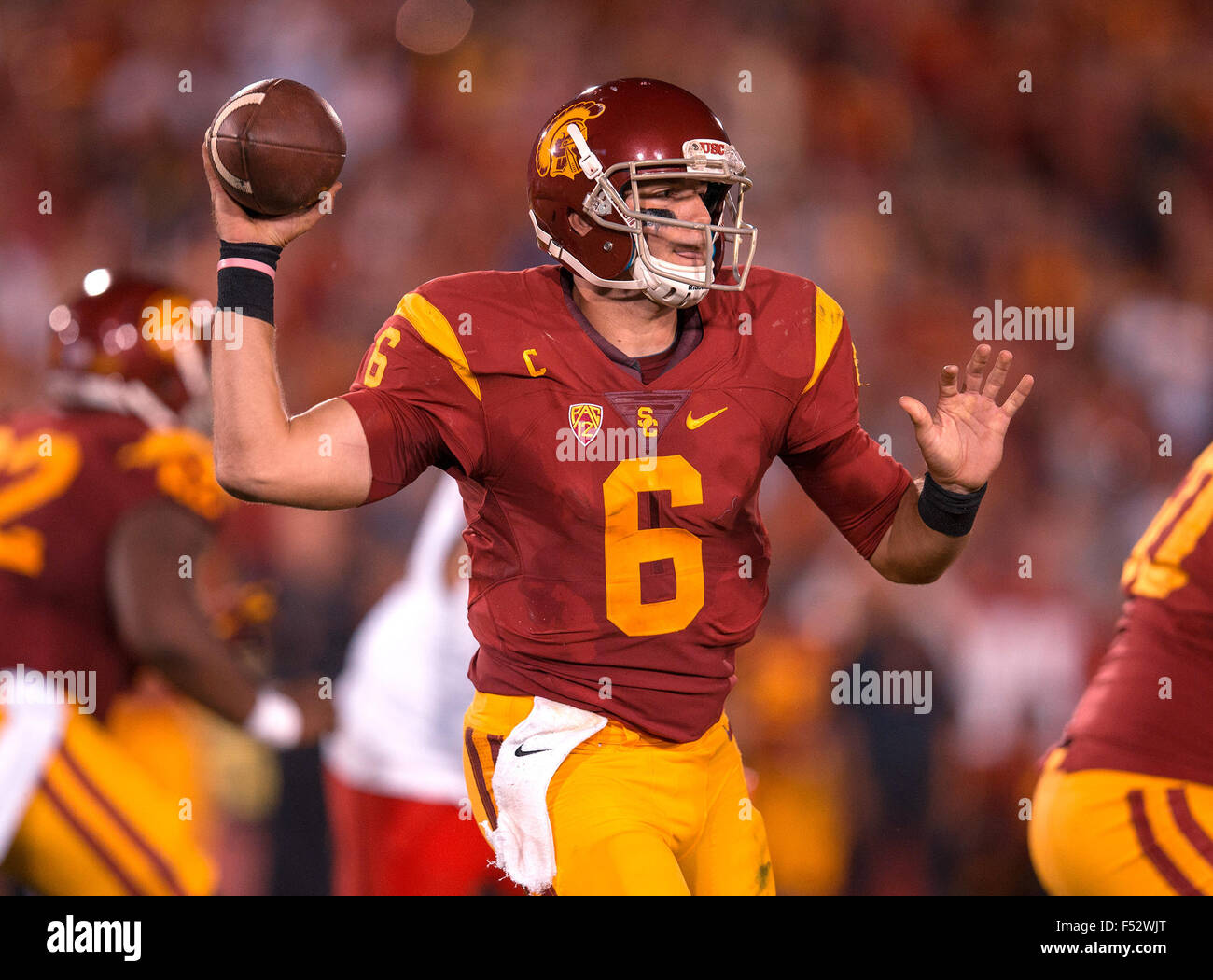 Los Angeles, CA, USA. 24th Oct, 2015. USC quarterback (6) Cody Kessler ...