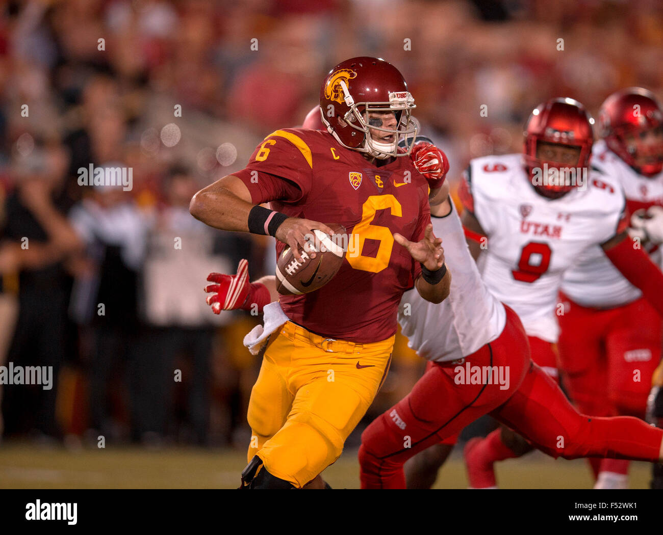 Los Angeles, CA, USA. 24th Oct, 2015. USC quarterback (6) Cody Kessler ...
