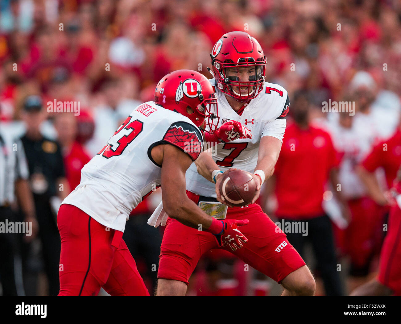 Los Angeles, CA, USA. 24th Oct, 2015. Utah Utes quarterback (7) Travis ...