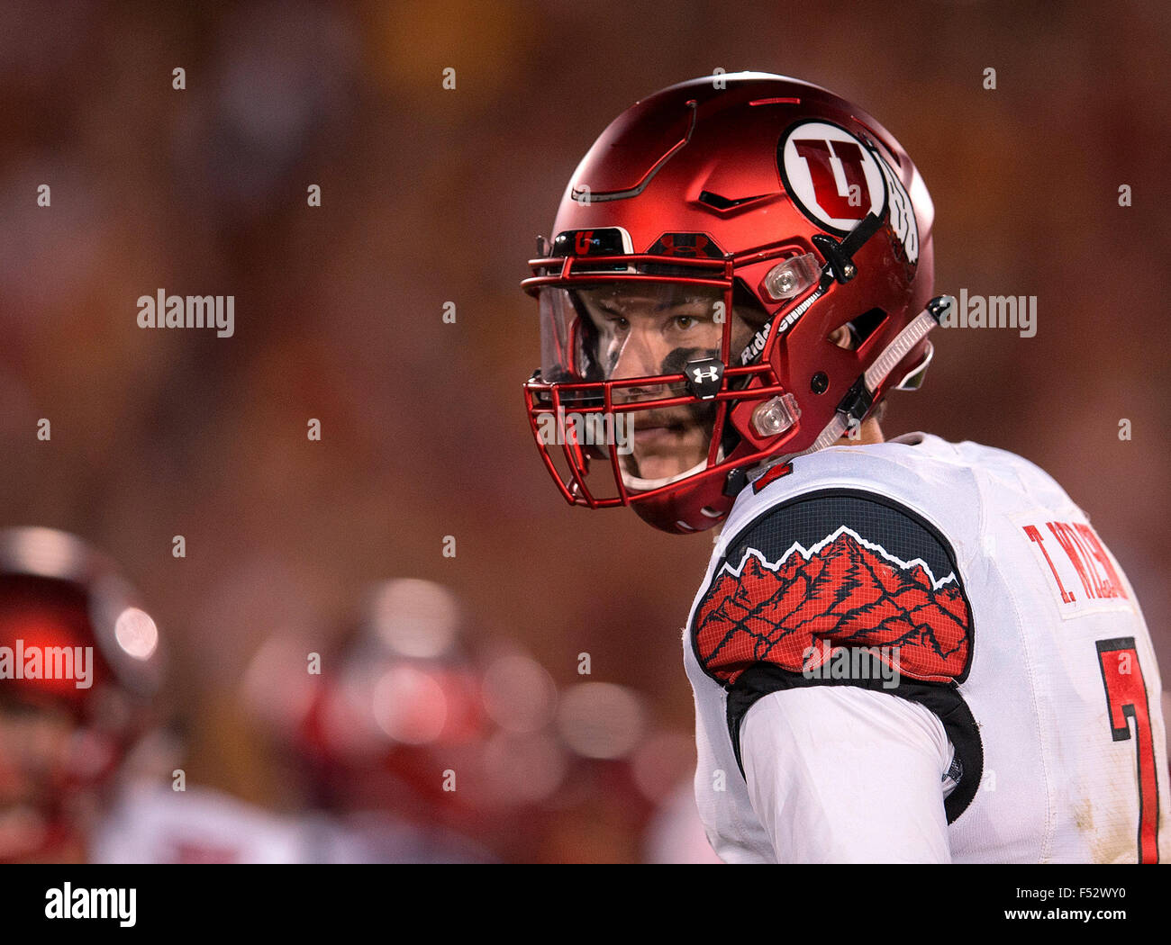 Los Angeles, CA, USA. 24th Oct, 2015. Utah Utes quarterback (7) Travis ...