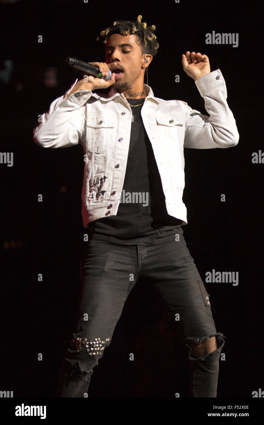 Chicago, Illinois, USA. 25th Oct, 2015. Rapper VIC MENSA performs live ...