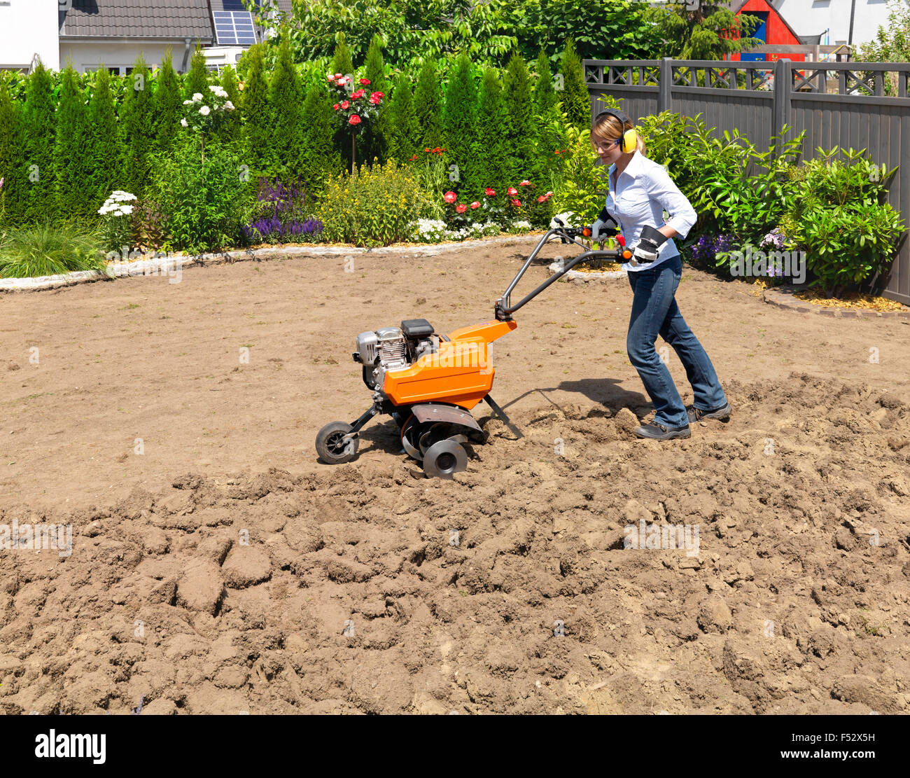 turf, lay, garden, woman, milling machine, dig Stock Photo - Alamy