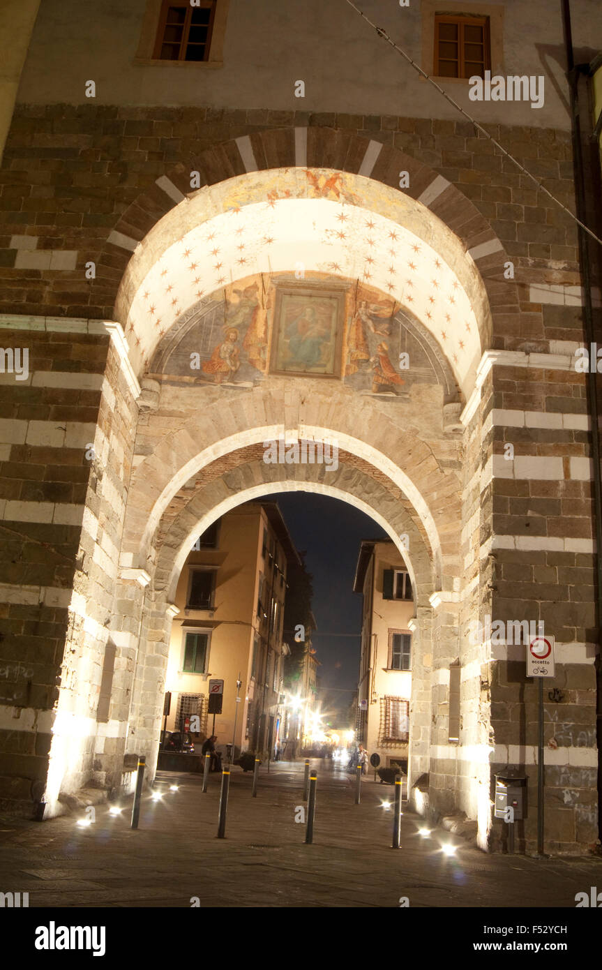 Lucca gate hi-res stock photography and images - Alamy