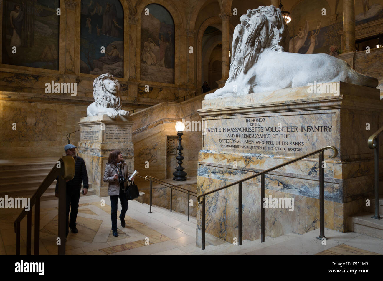 Lion statue hi-res stock photography and images - Alamy