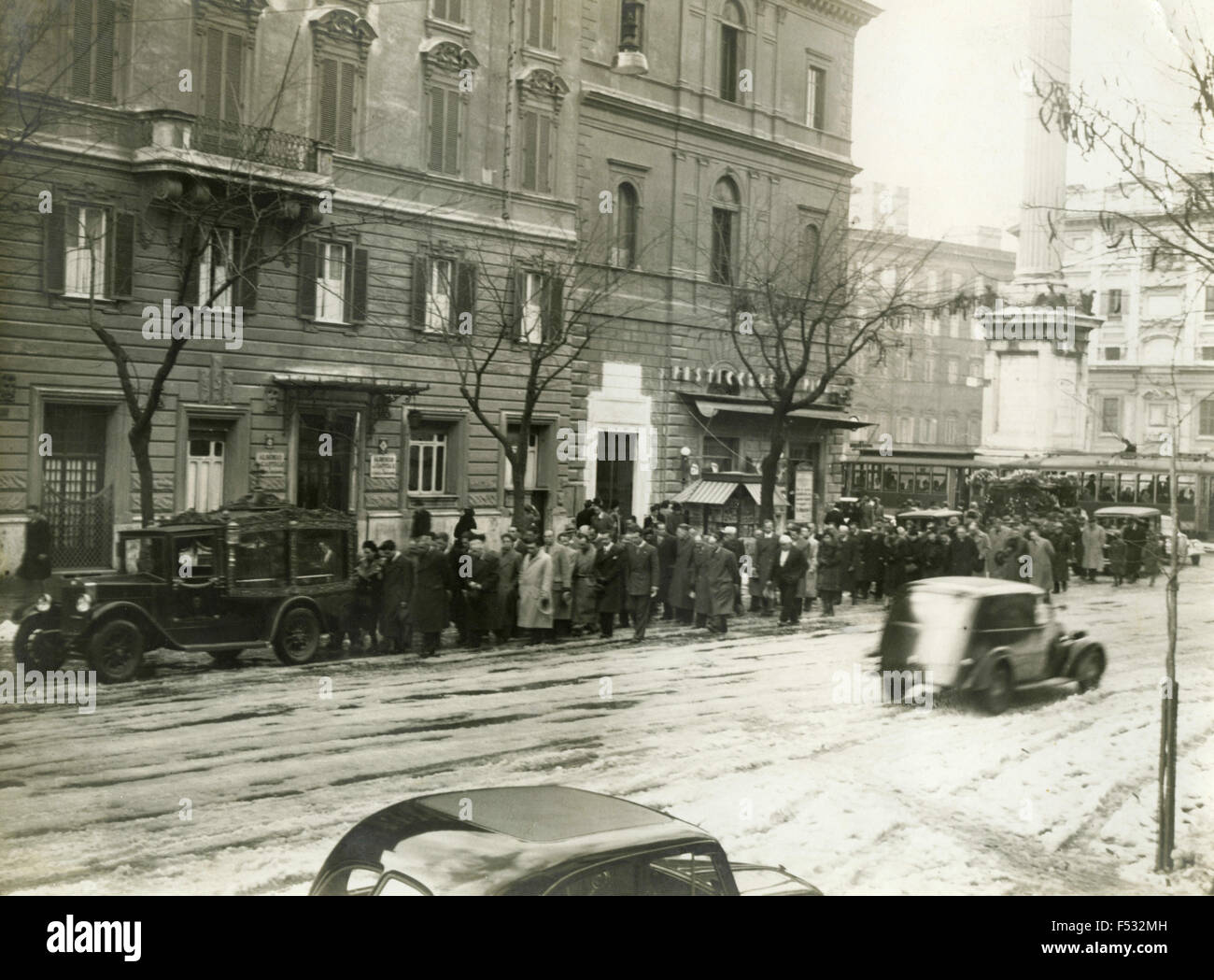 1930s Funeral High Resolution Stock Photography and Images - Alamy