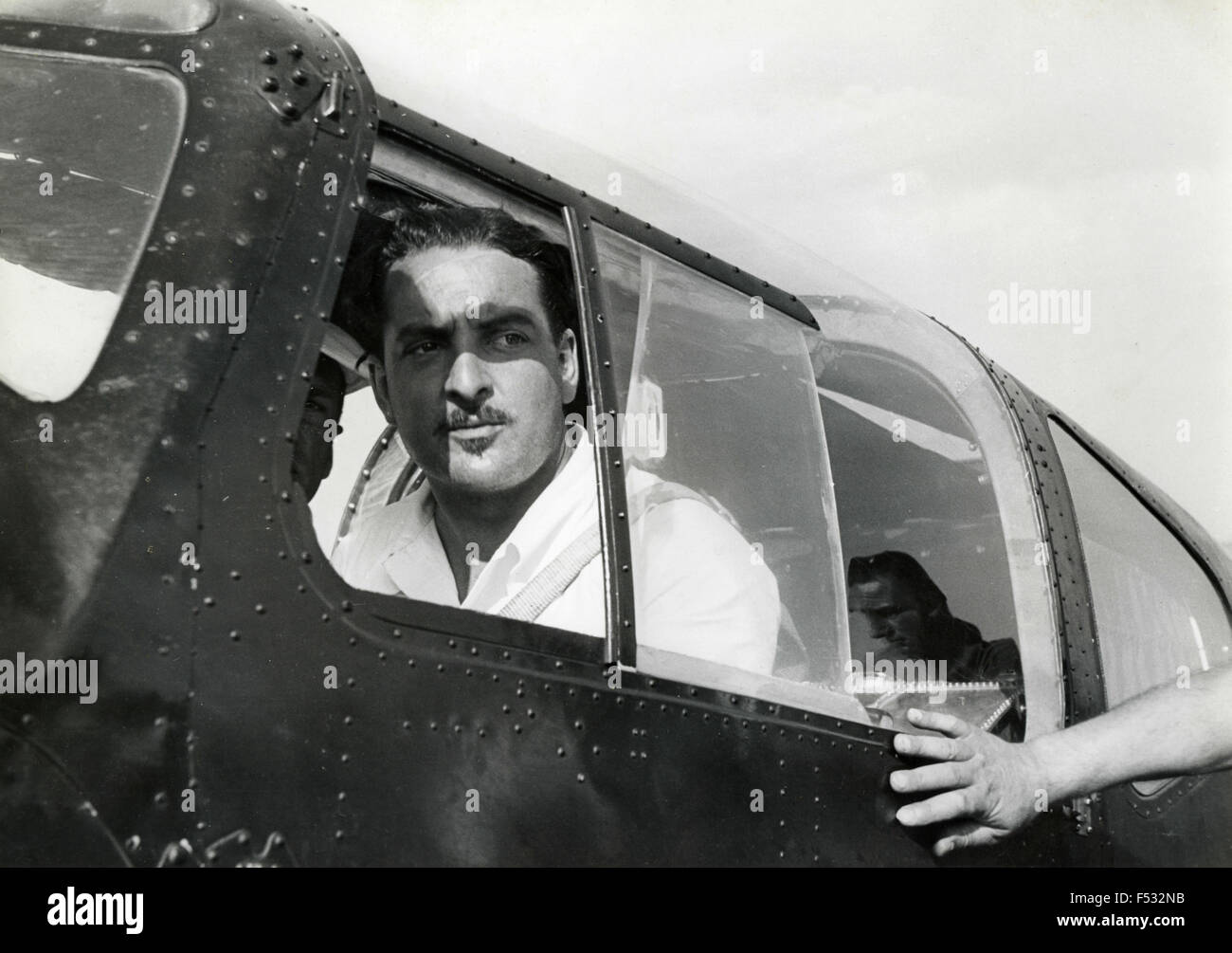 Airplane pilot 1960s hi-res stock photography and images - Alamy