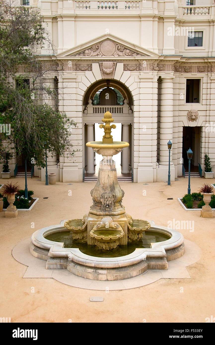 Pasadena - California, Beautiful picture of a water fountain in the ...