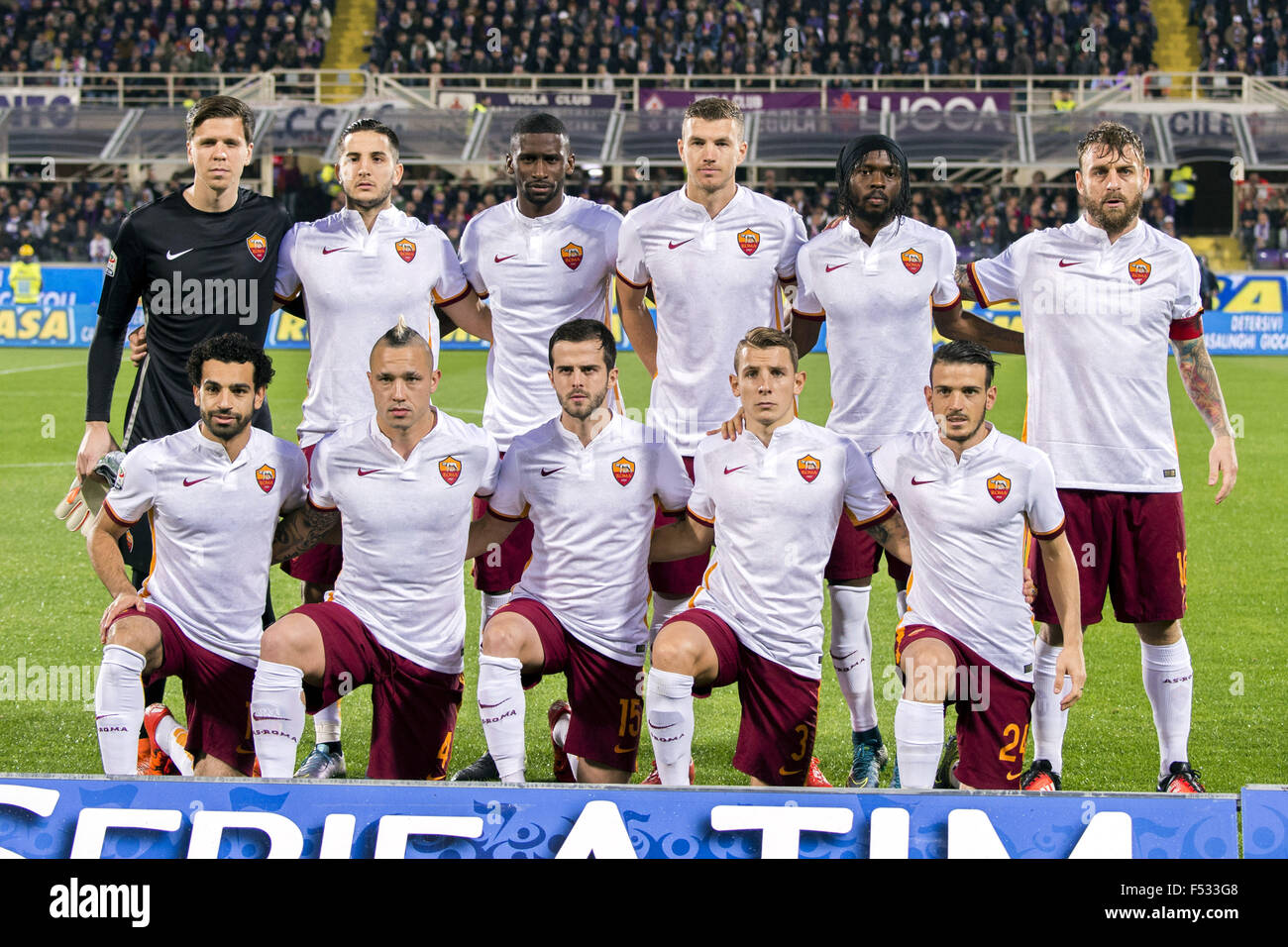 Florence, Italy. 25th Oct, 2015. Roma team group line-up Football ...