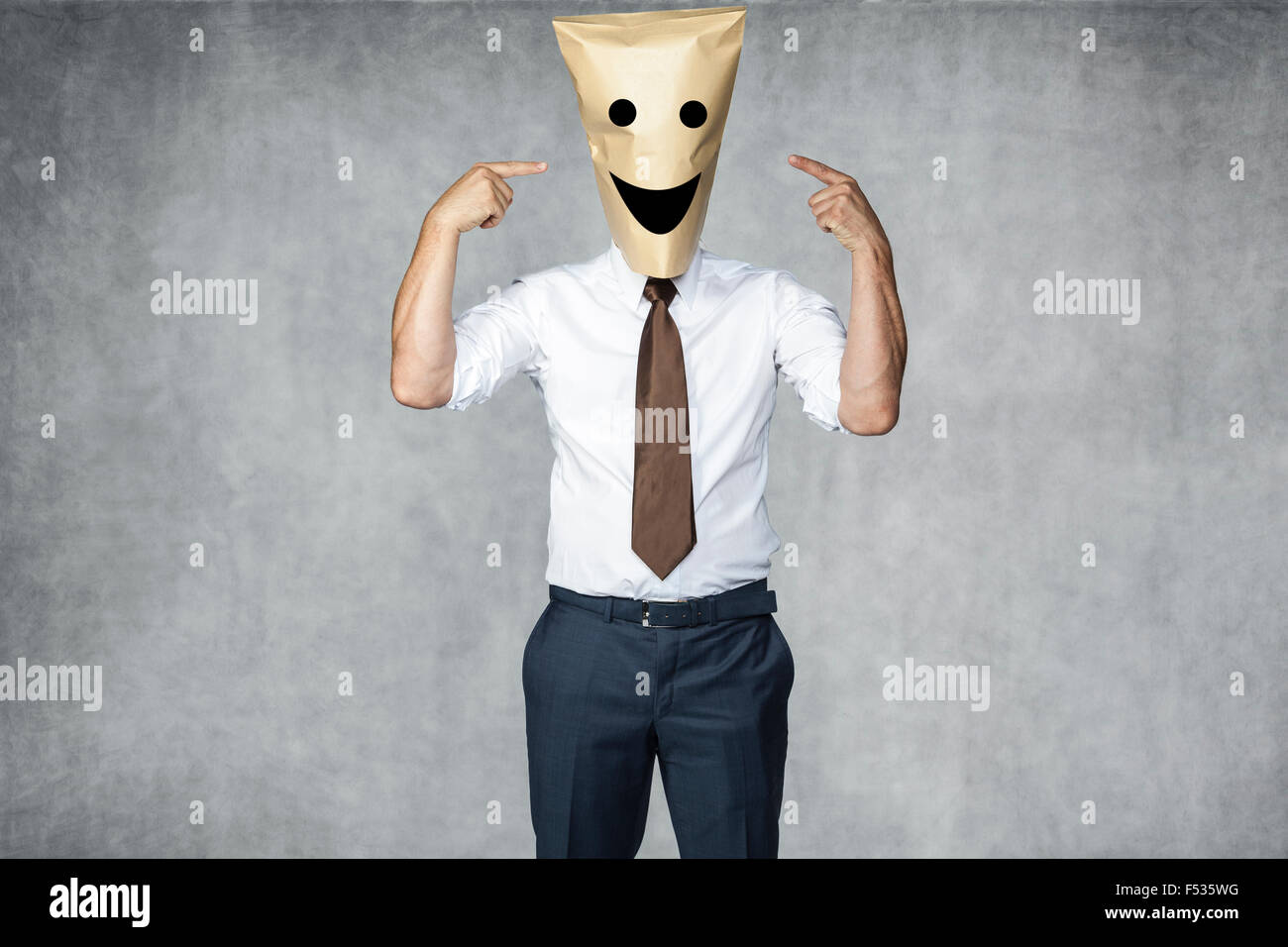 mask box head business man Stock Photo - Alamy