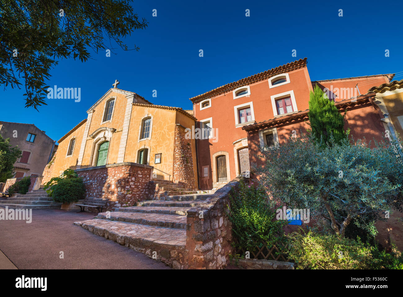 Village of Roussillon, Luberon, Vaucluse, France, EU, Europe Stock ...