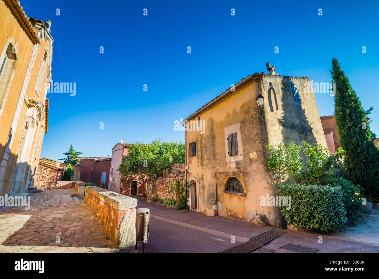 Village of Roussillon, Luberon, Vaucluse, France, EU, Europe Stock ...