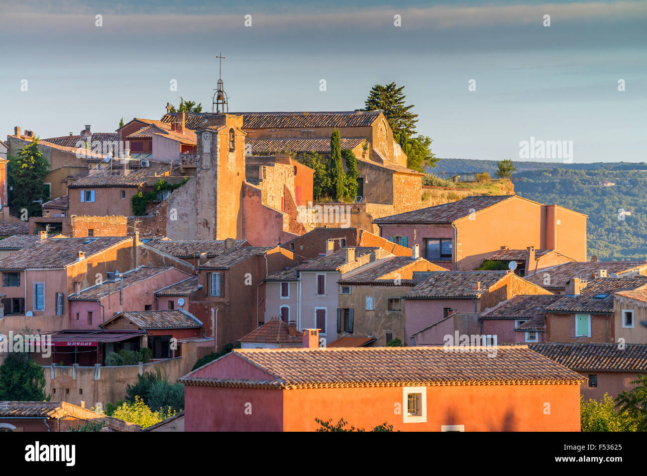 Village of Roussillon, Luberon, Vaucluse, Provence, France Stock Photo ...