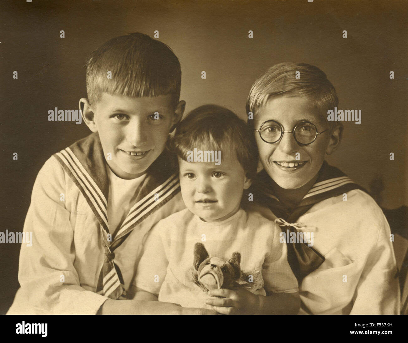 Two dressed as a sailor hi-res stock photography and images - Alamy