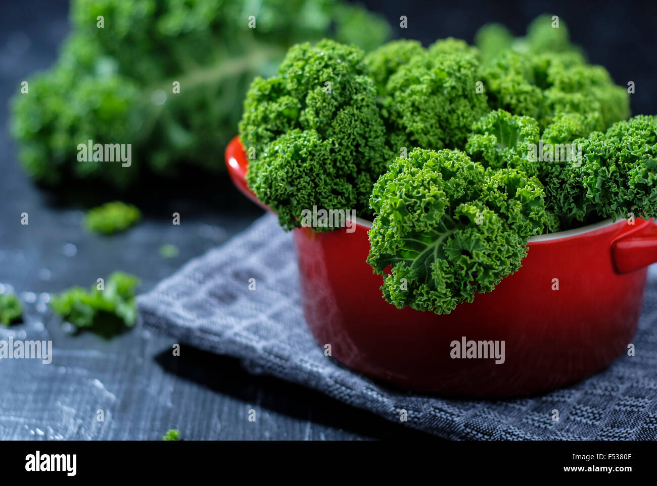Curly cale plant hi-res stock photography and images - Alamy