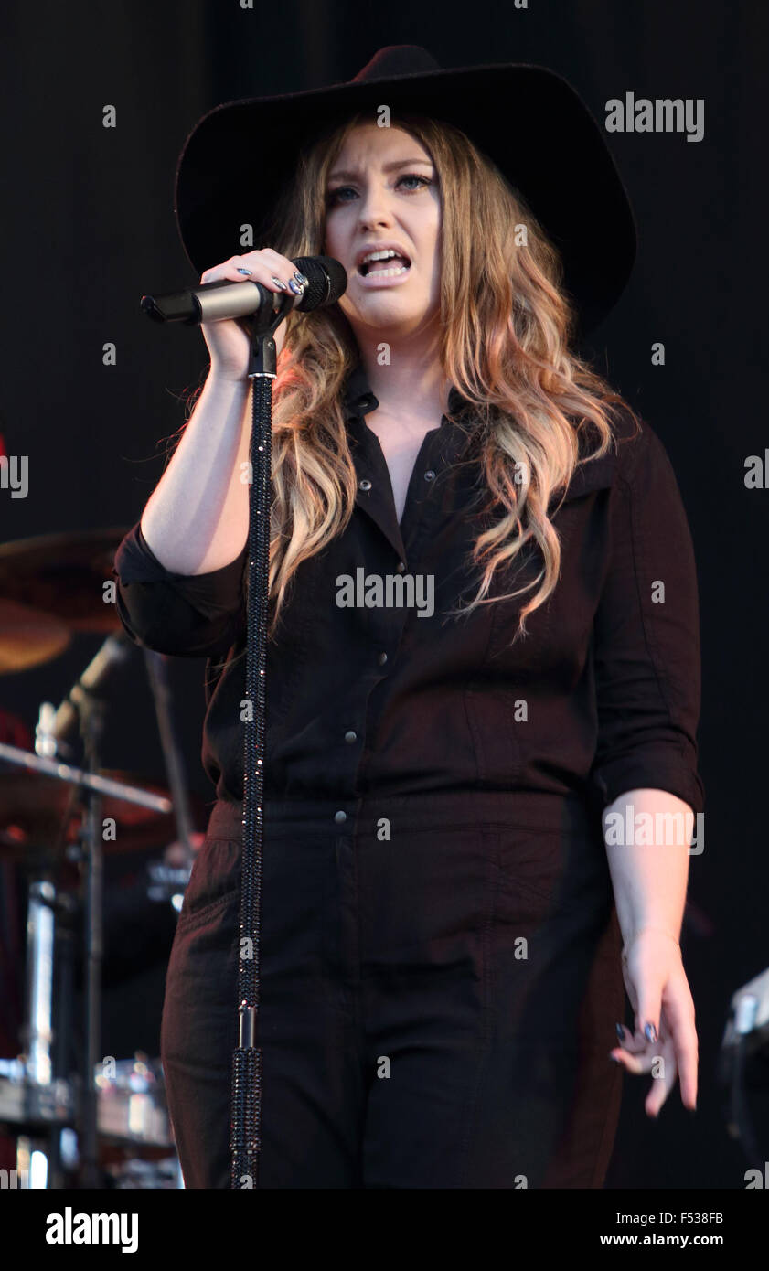V Festival held at Hylands Park - Day 2 - Performances Featuring: Ella ...