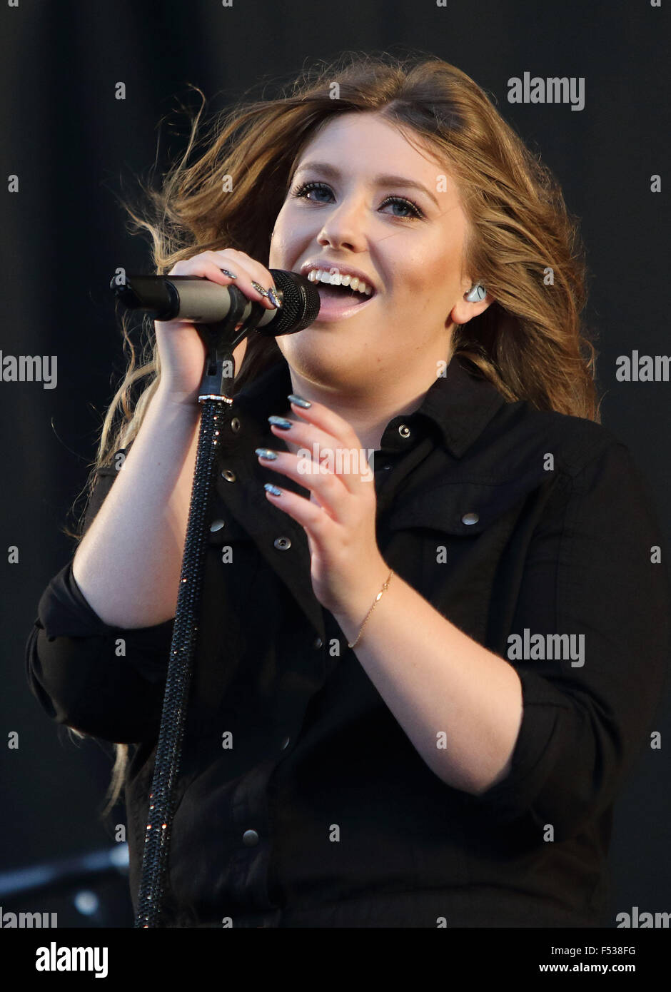 V Festival held at Hylands Park - Day 2 - Performances Featuring: Ella ...