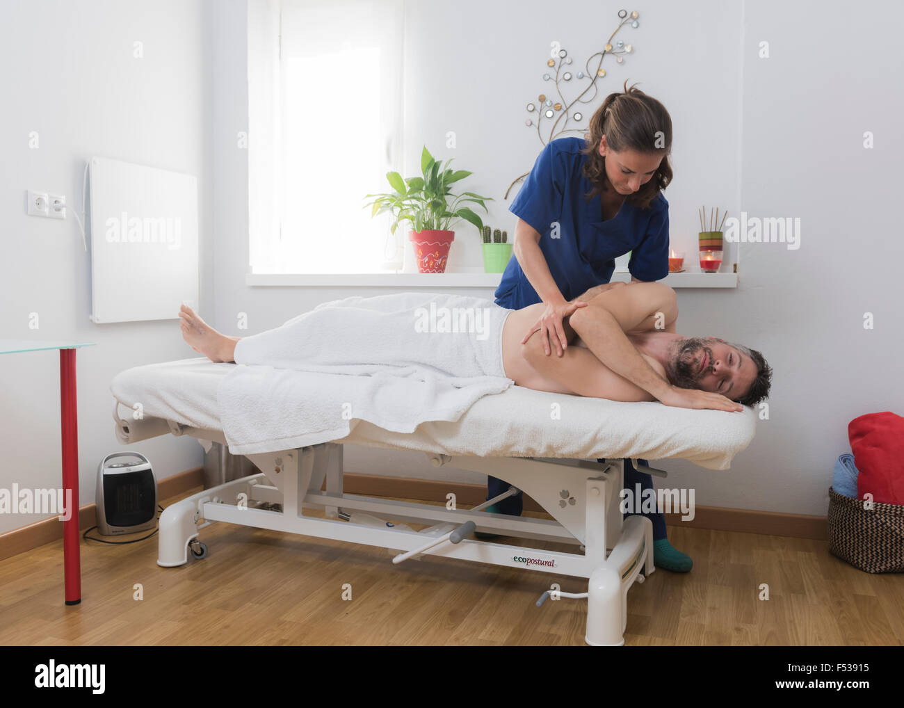 Massage client hi-res stock photography and images - Alamy