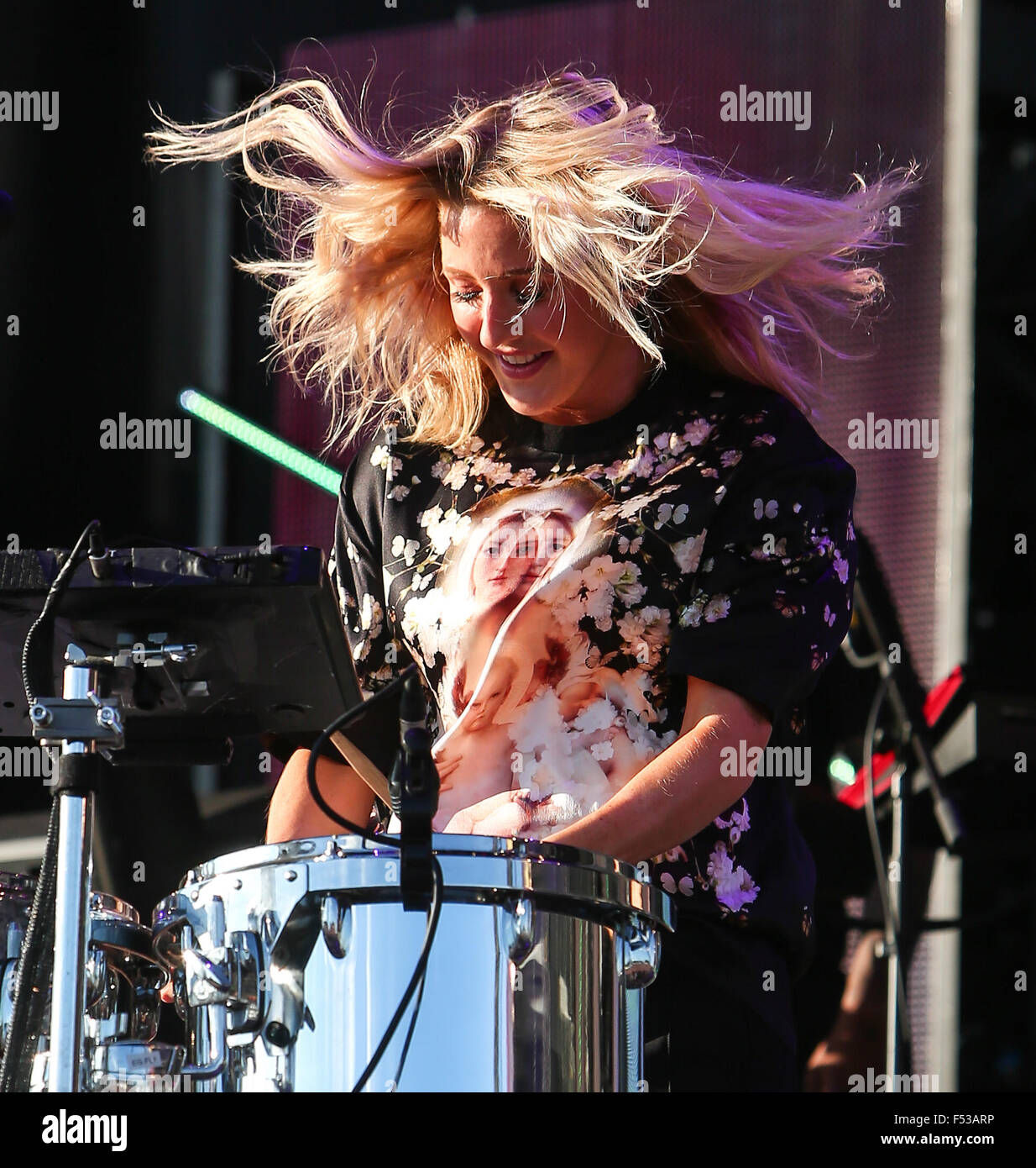 V Festival held at Hylands Park - Day 2 - Performances Featuring: Ellie ...