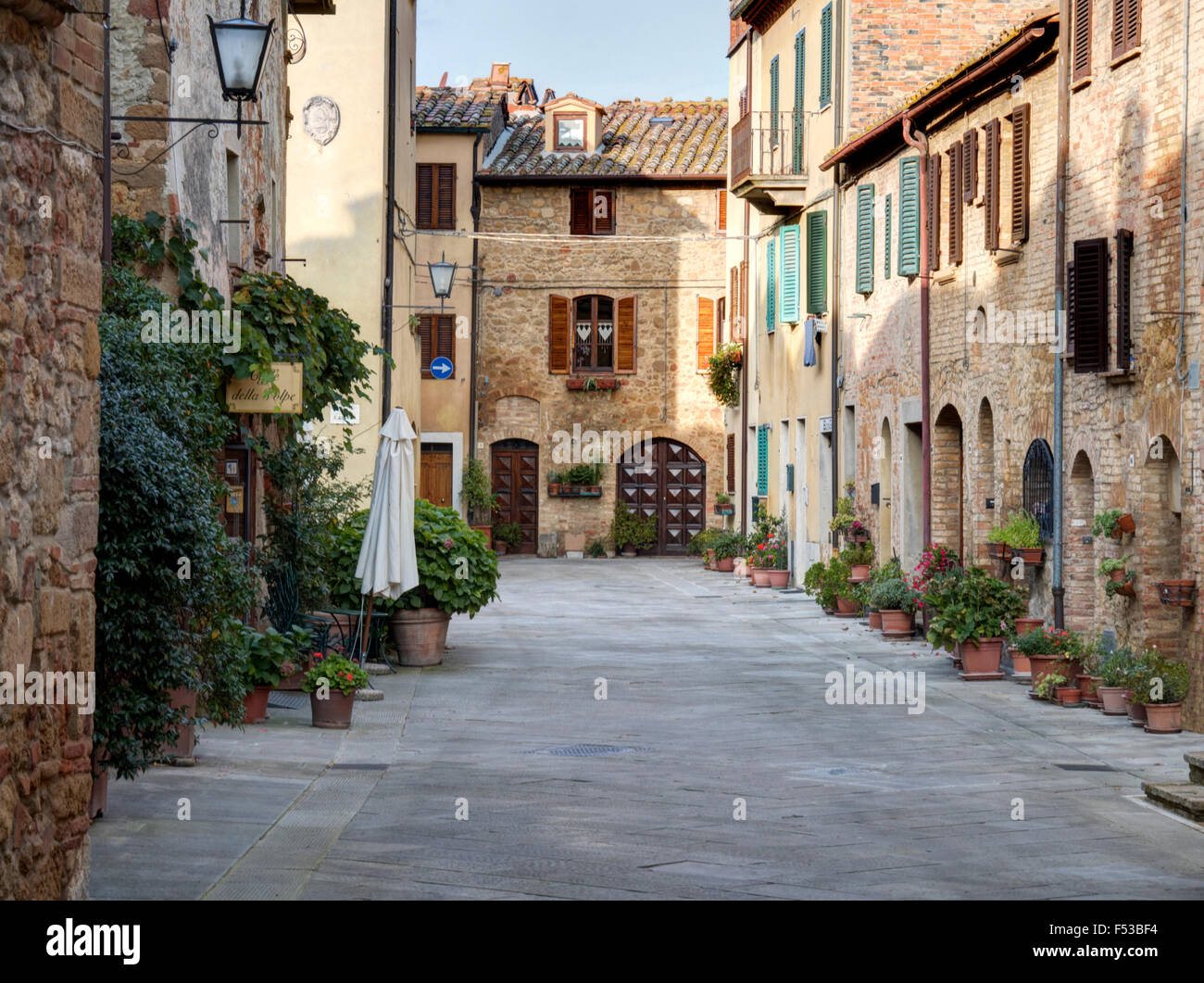 Europe, Italy, Tuscany, Pienza. Street along the town of Pienza Stock ...