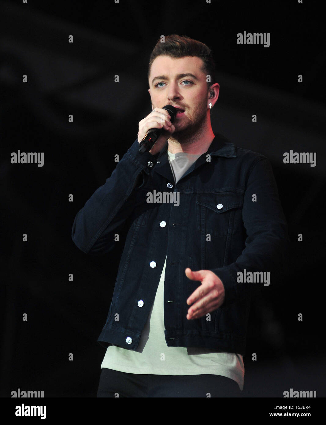 V Festival held at Weston Park - Day 2 - Performances Featuring: Sam ...