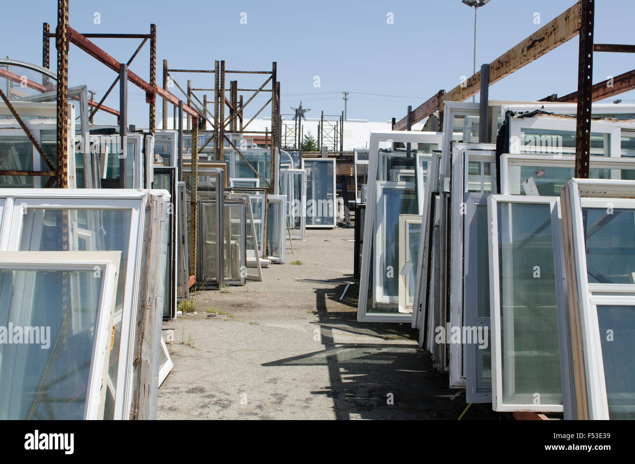 architectural reclaim junkyard Stock Photo - Alamy