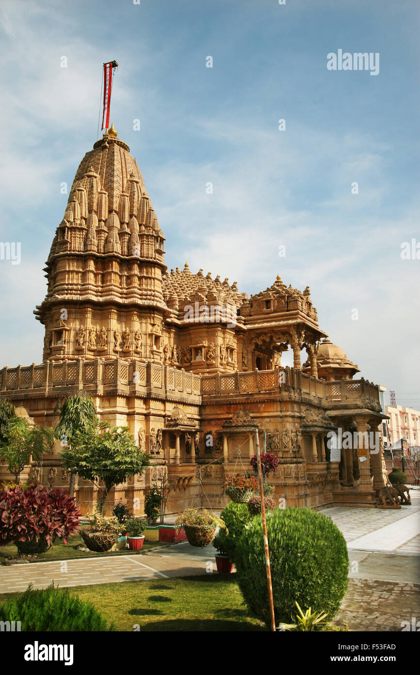 Old temple rishikesh india hi-res stock photography and images - Alamy