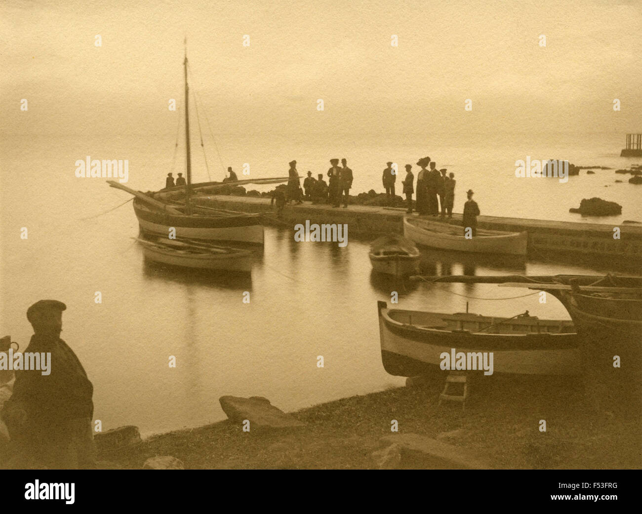 1900s boats hi-res stock photography and images - Alamy