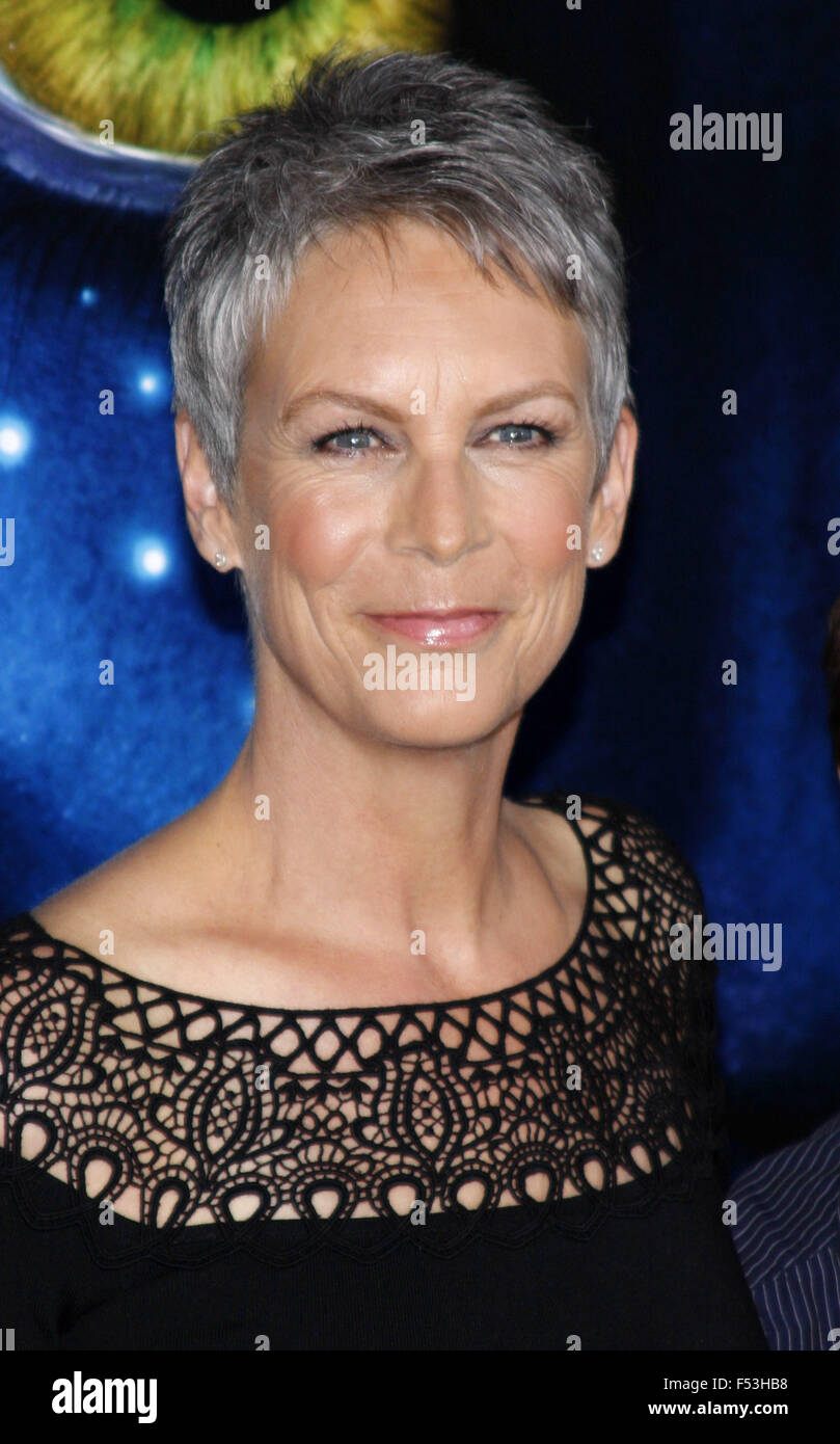 Jamie Lee Curtis at the Los Angeles Premiere of "Avatar" held at the ...