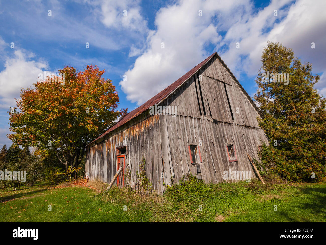 Quebec autumn colours hi-res stock photography and images - Alamy
