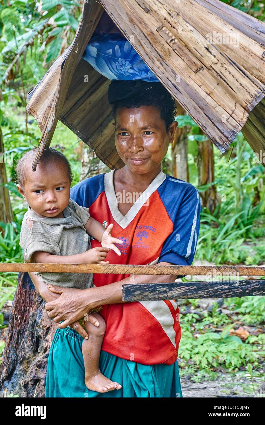 Aboriginal mother and child hi-res stock photography and images - Alamy