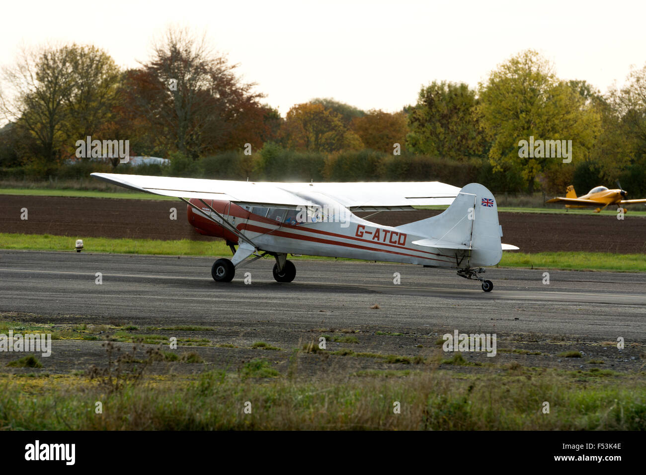 Beagle aircraft hi-res stock photography and images - Alamy