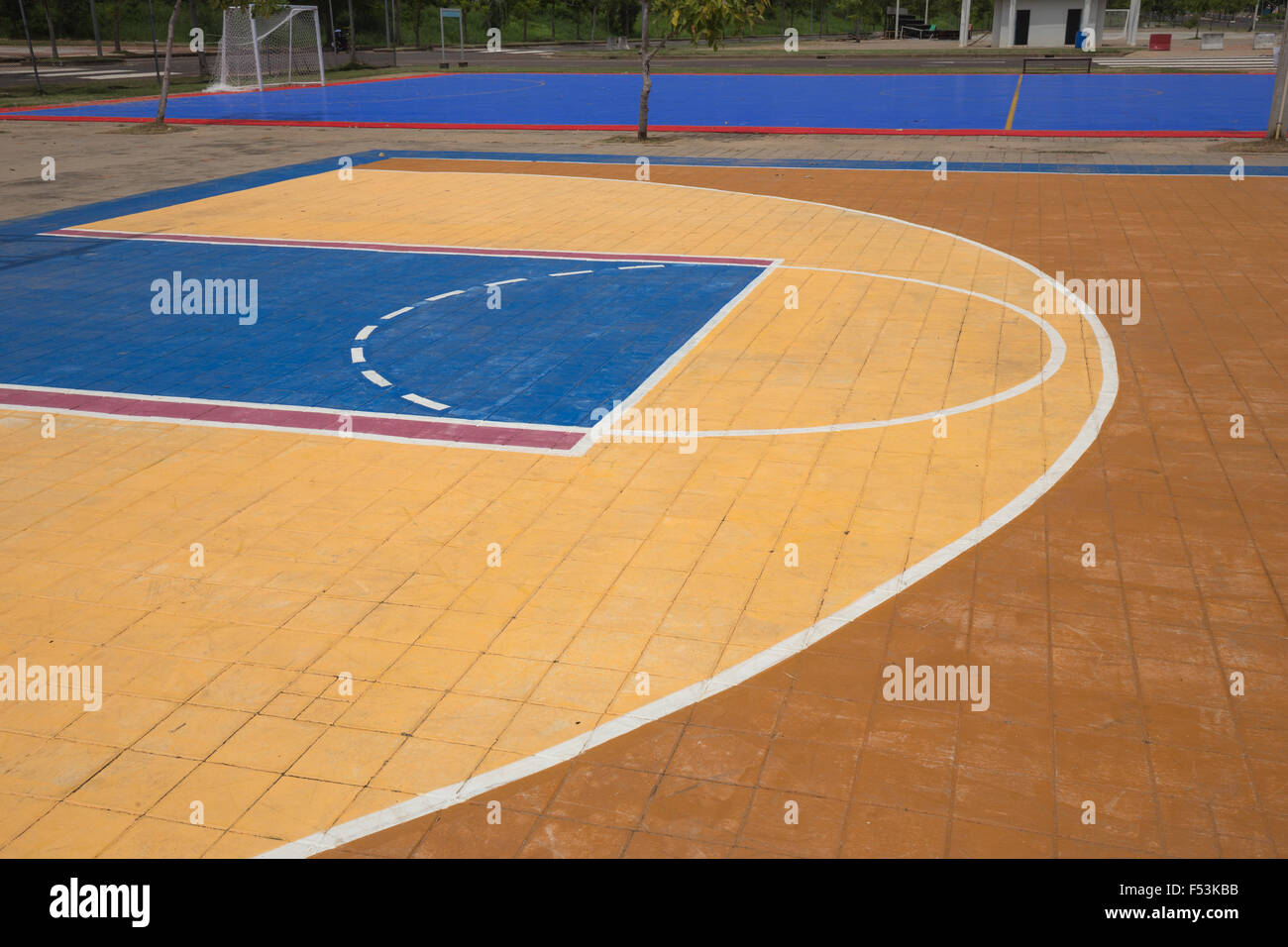 Free throw lines of the public outdoor basketball court Stock Photo - Alamy